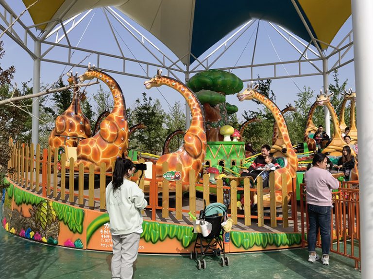 Rotating Giraffe Rides - Wanle